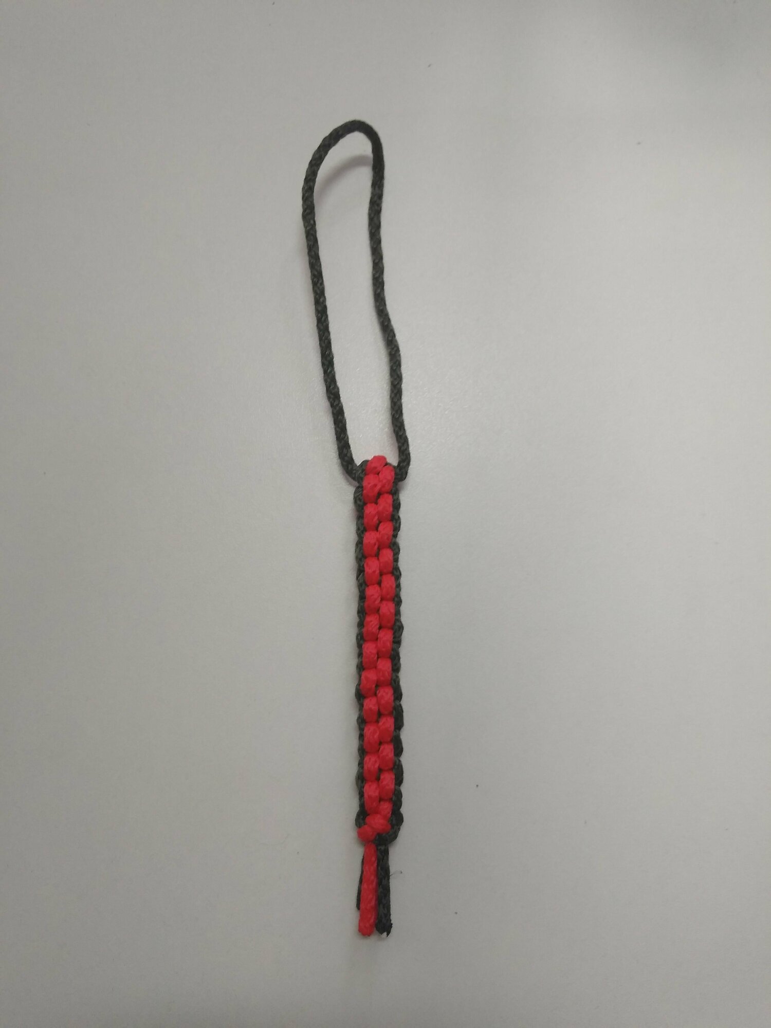 Темляк Pine Art Square Stitch, для ножа, хаки, красный для ножей и мультитулов