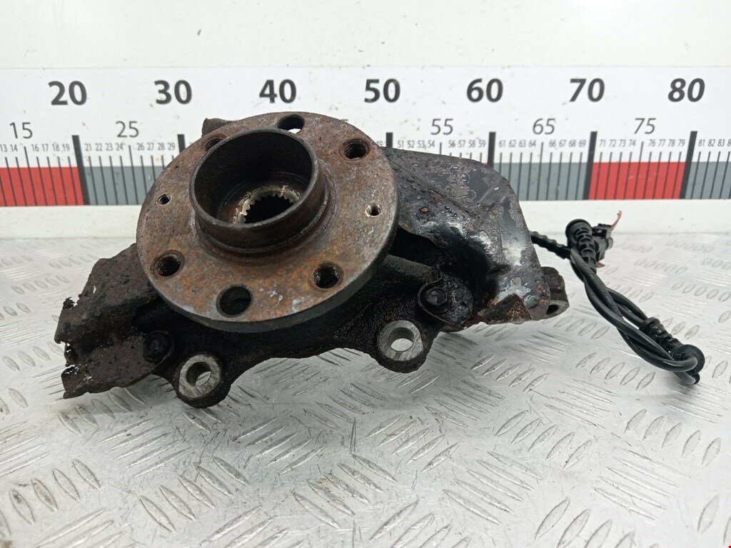 Ступица (кулак цапфа) передняя правая Opel Corsa D 95524779 арт. 1907520