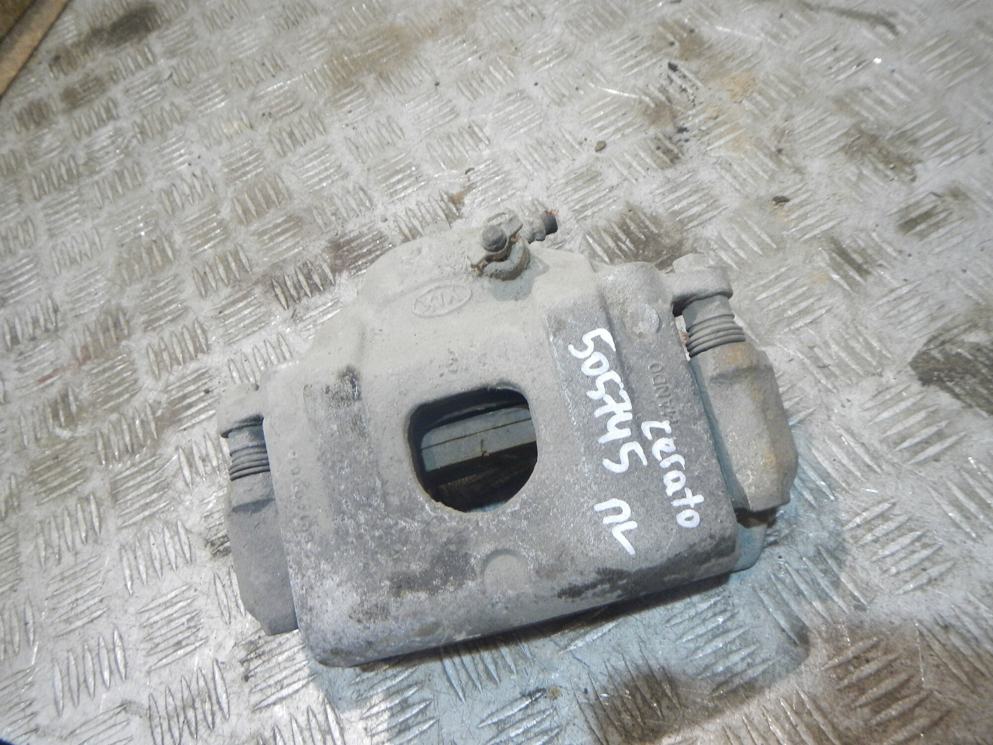 Б/У Суппорт передний левый, KIA (Киа)-CERATO (04-08) KIA CERATO (04-08) Без видимых повреждений. 505745 Hyundai-KIA арт....