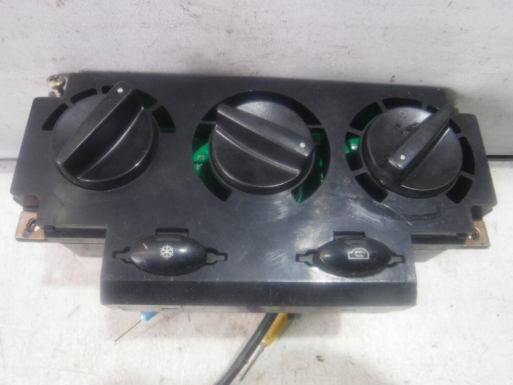 Блок управления отопителем Chery Amulet (A15) A15 (2003—2010) A158112010BB