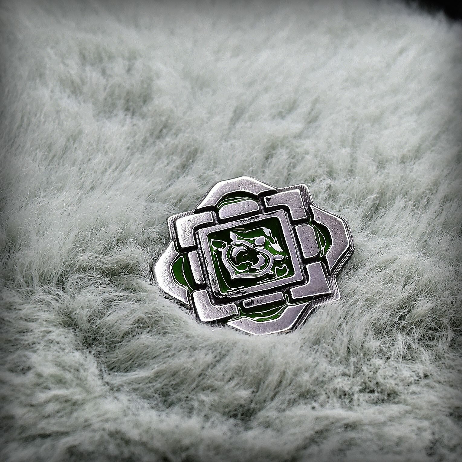 Значок Genshin Дендро, геншин значок из металла