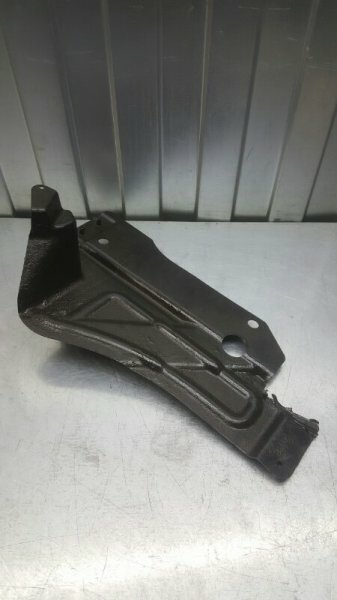 Пыльник бампера BMW X1 E84 N46B20BD 2009 задн. лев. (б/у)