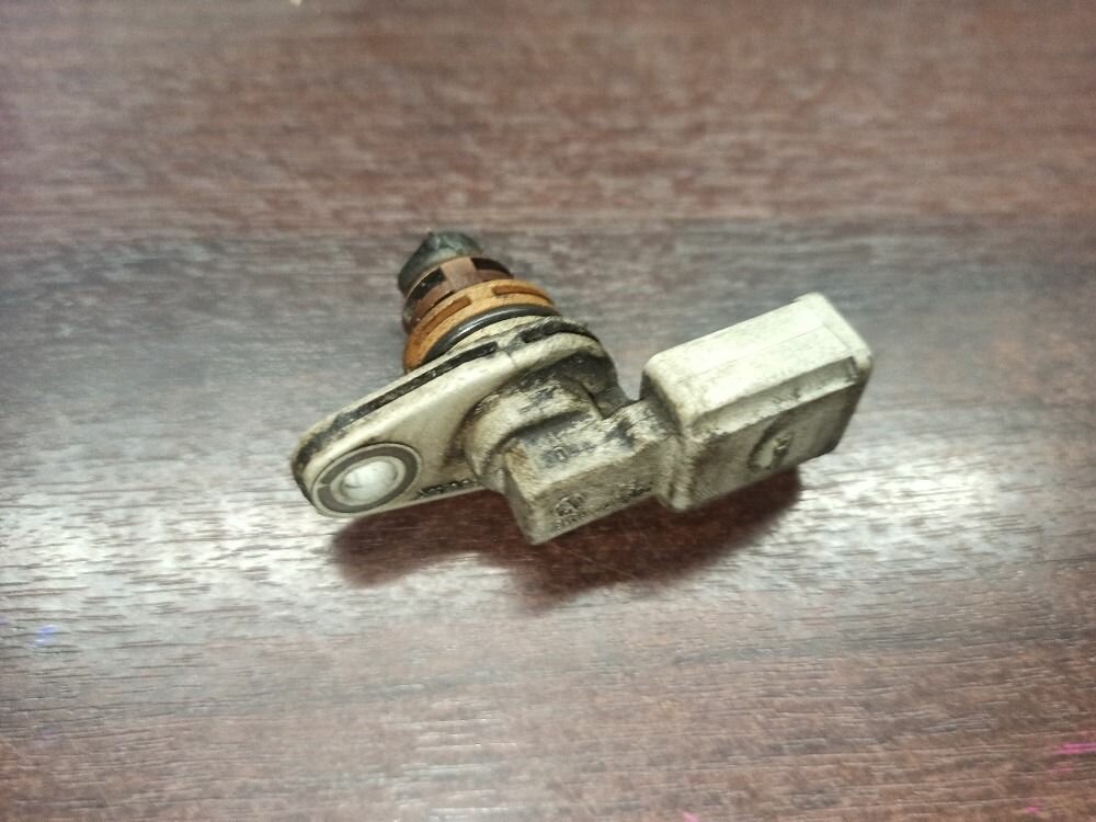 Датчик распредвала 1.6 BLF VAG 030907601E 030907601E