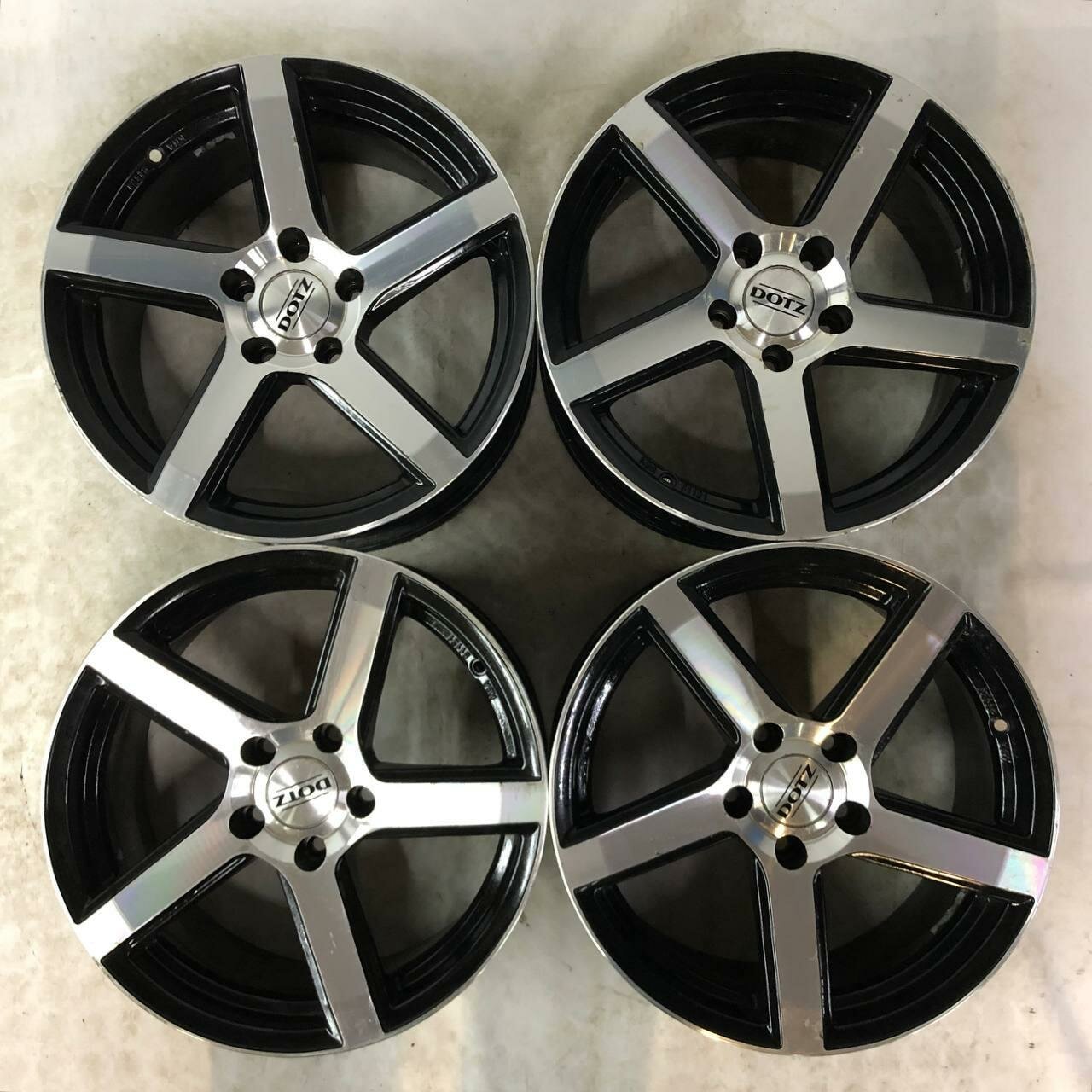 Колесные диски Dotz 17x8 PCD 5x114.3 D71.6 ET55 (Реплика)