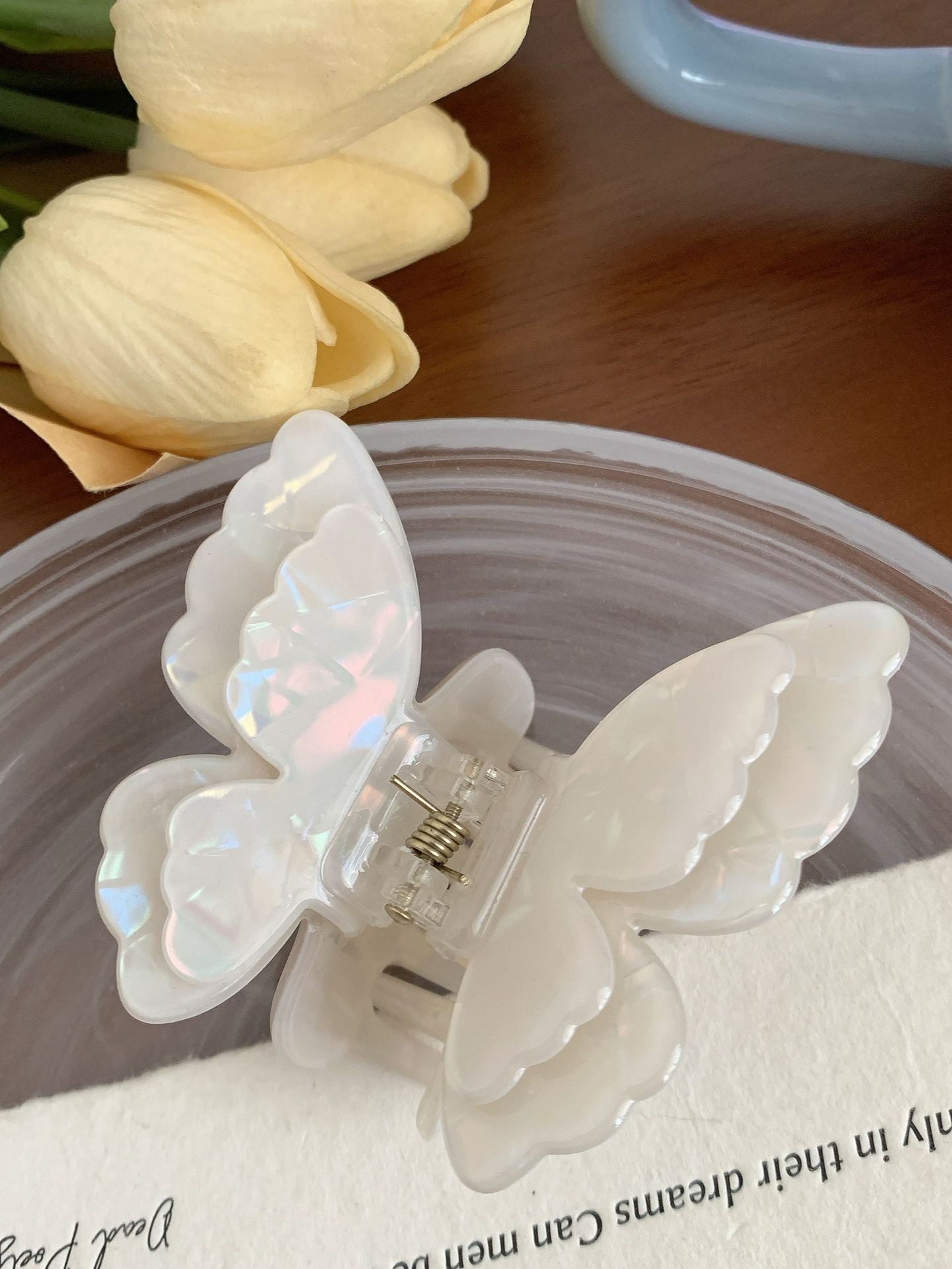 Краб-заколка YASYA "Бабочка", белый перламутр, пластик, акрил