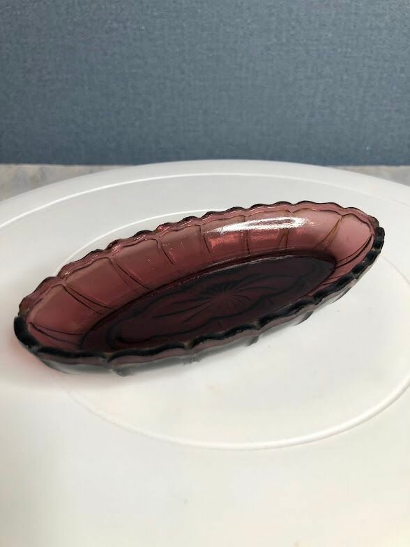 Блюдце винтажное для лимона, з-д Красный гигант "бургундское", 13*6.5см, марганцевое стекло