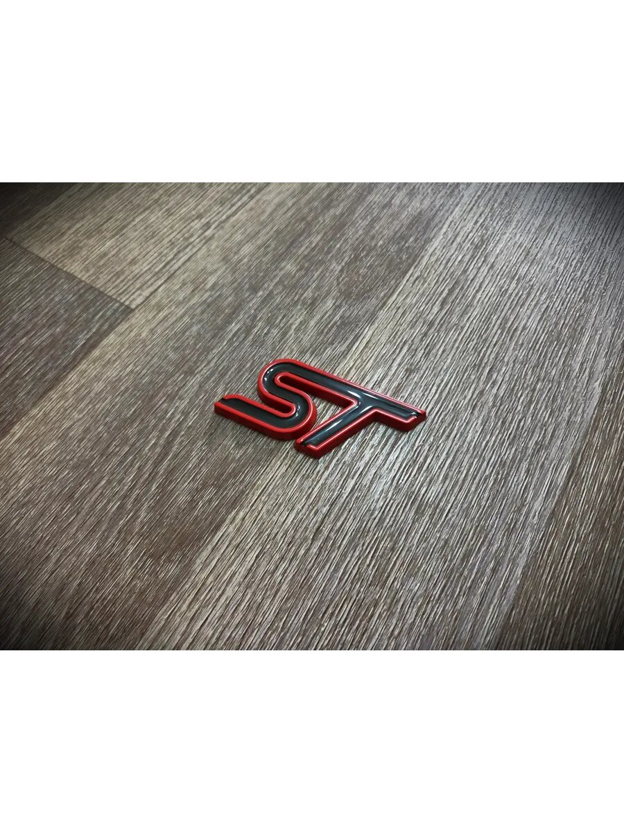 Шильдик ST черный с красной окантовкой задний Форд Фокус 2