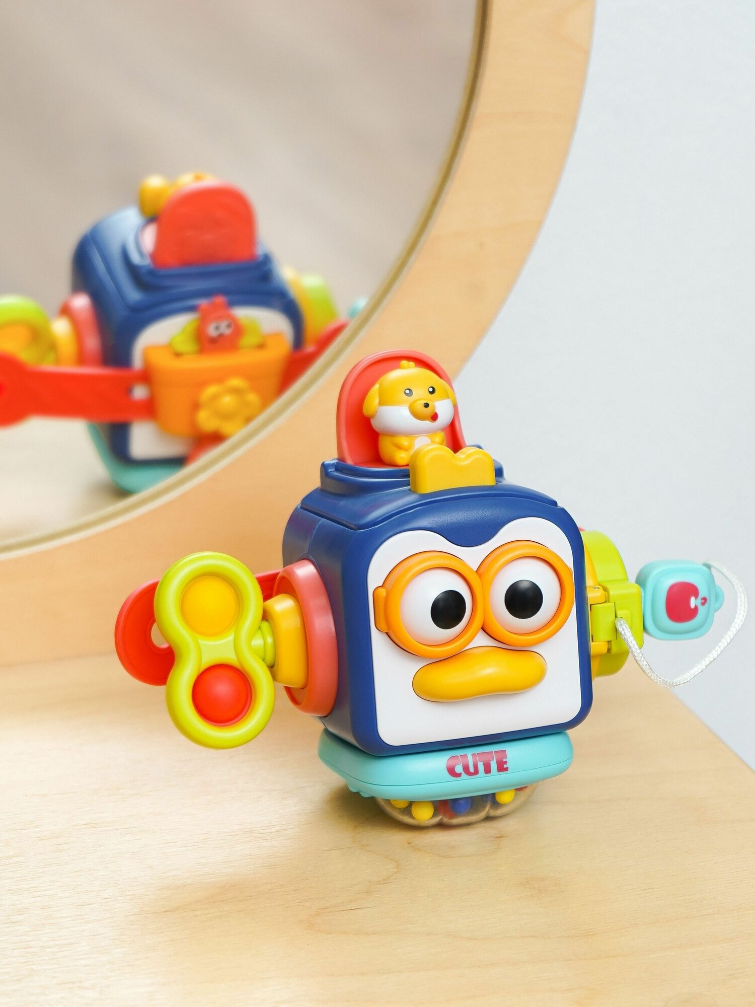 Бизикубик для малышей, бизиборд дорожный с подвижными блоками, развивающая игрушка в дорогу для самых маленьких