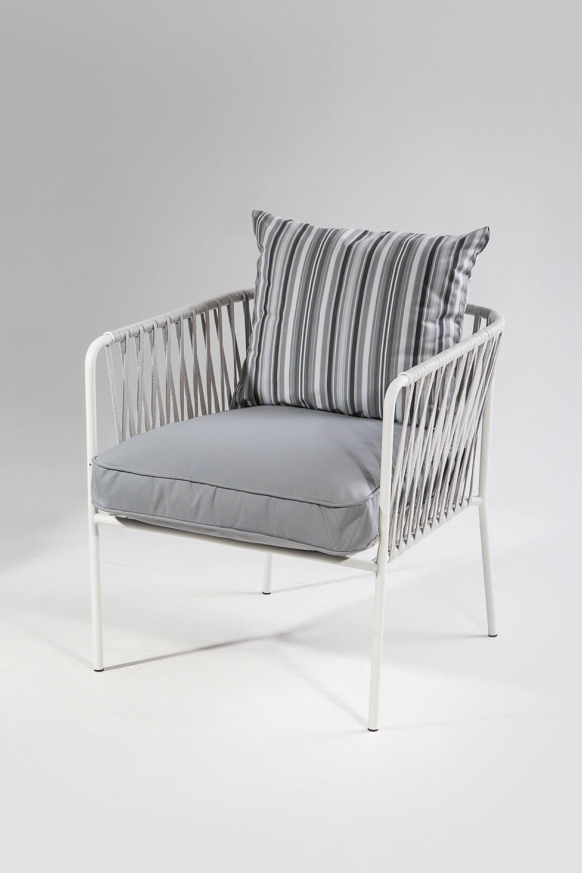 Кресло OLLIA I Outdoor. Лента 24 мм. Stripe, RAL 9002 Серое с полосатой подушкой