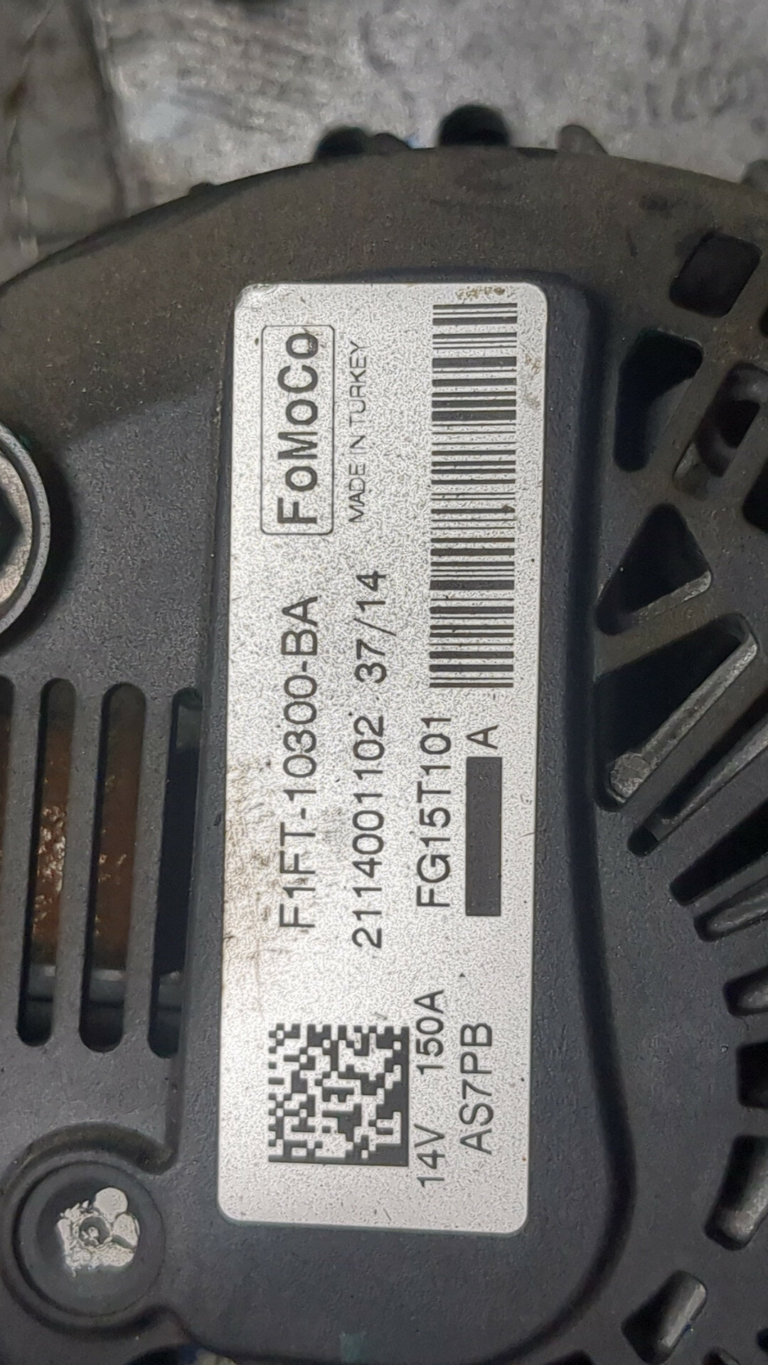 Генератор Ford Focus 3 Б/У — фото 1