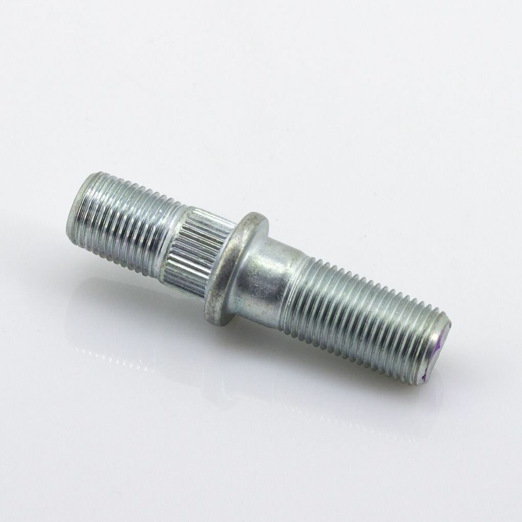 Шпилька колеса MMC CANTER гайка на 27, задняя, правая, оригинал