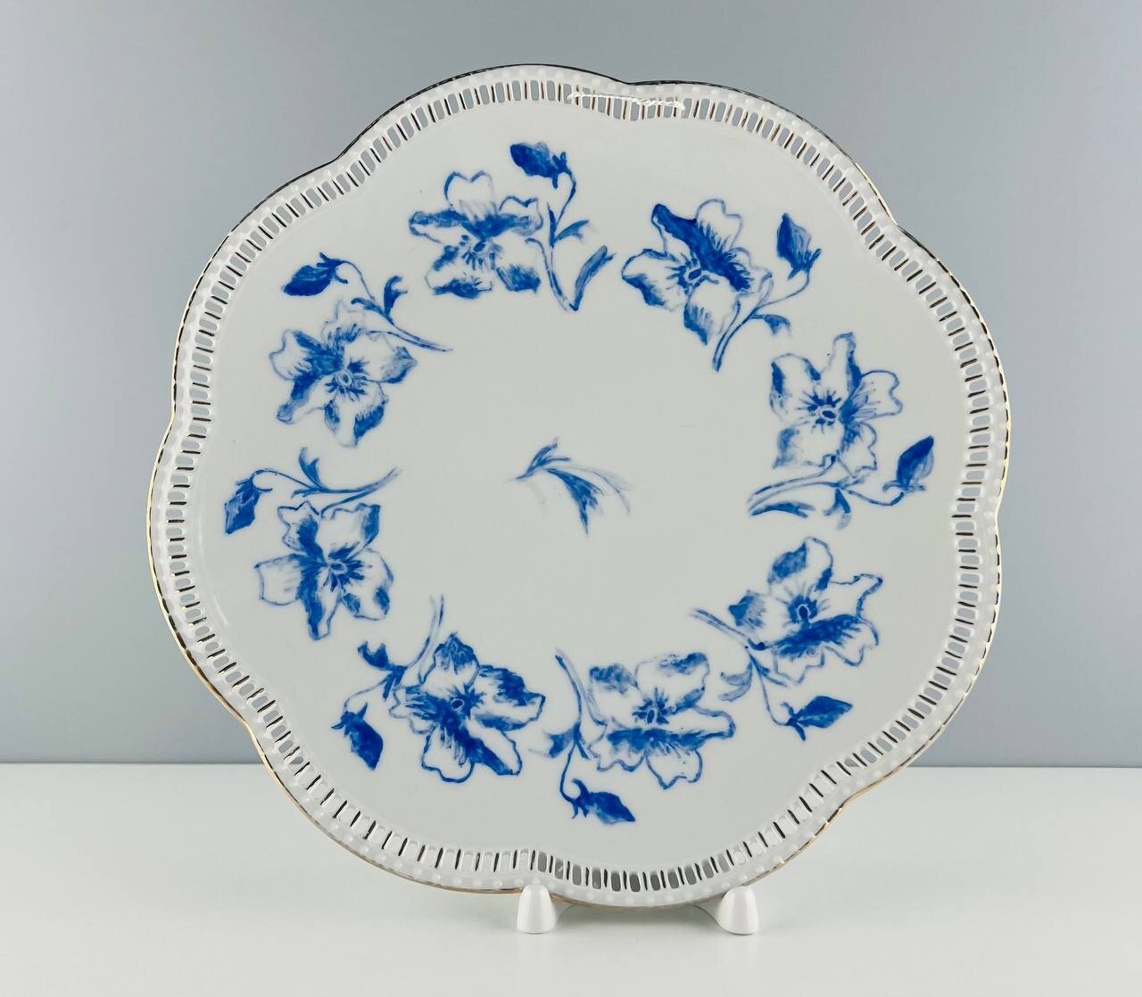 Старинная декоративная тарелка "Цветущее блаженство". Фарфор Bavaria Schumann Arzberg. ФРГ, 1930-е.