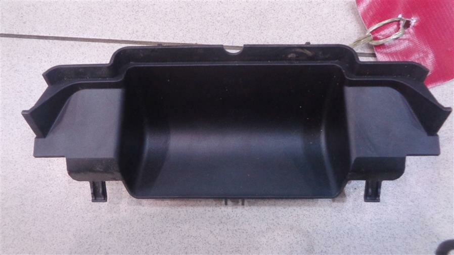 Ящик передней консоли от Land Rover Discovery 3 2004-2009