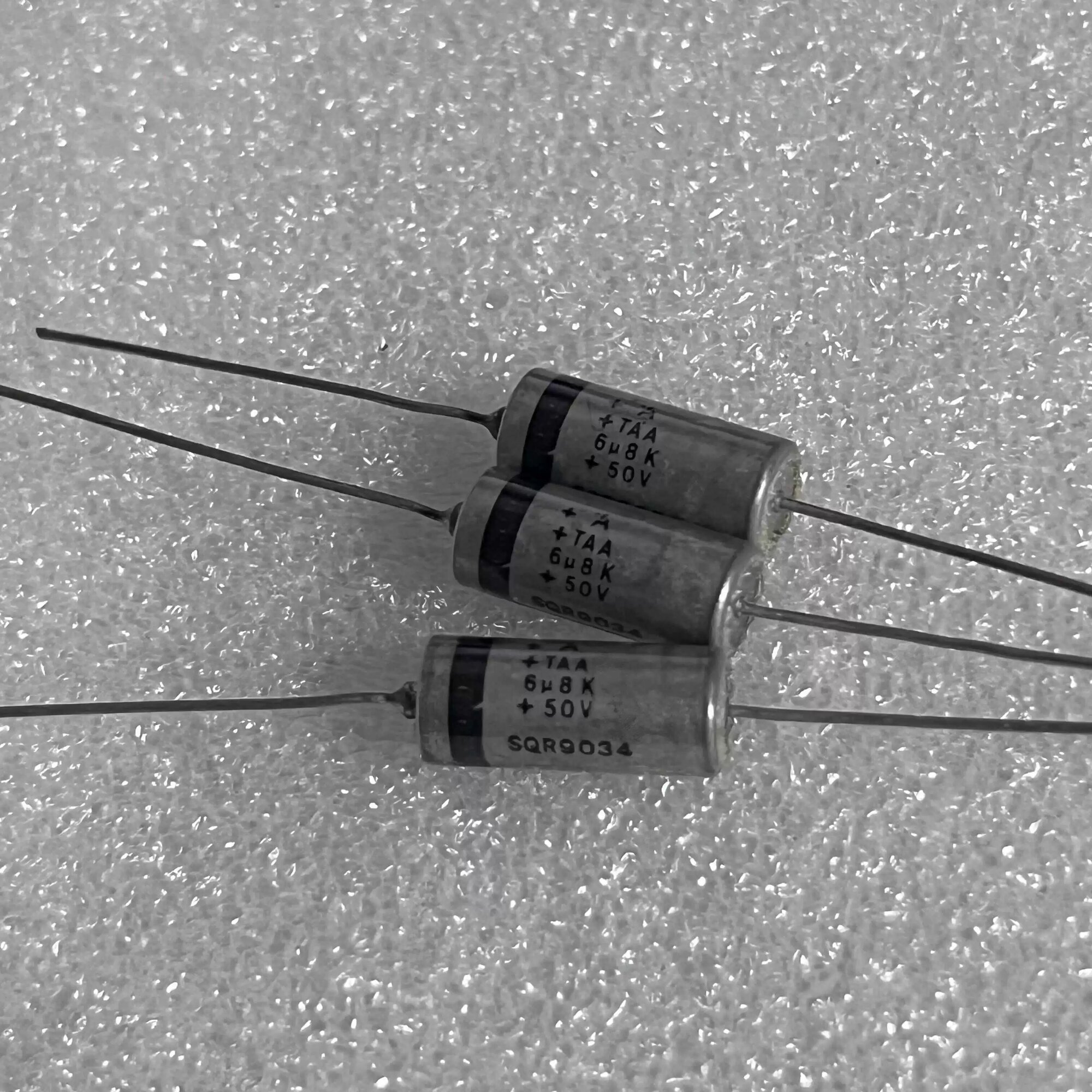 AVX TAA 6.8UF 50V DC Axial Audio Tantalum Electrolytic Capacitors 1шт цена