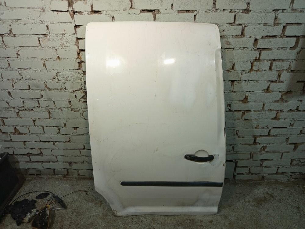 Дверь сдвижная правая VW Caddy III 2004- Не очень! 2k0843208q