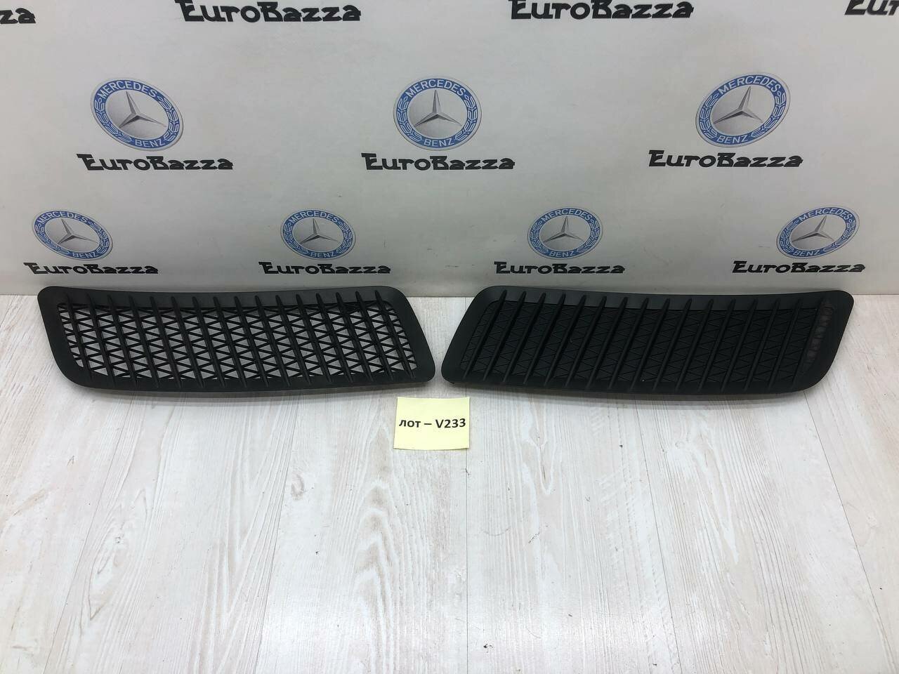 Решетка капота Mercedes W906 Sprinter A9068360818