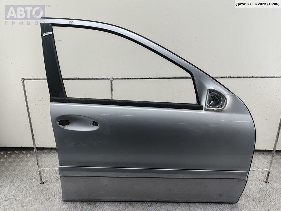 Дверь боковая передняя правая Mercedes C-Class W203 (2000-2006)