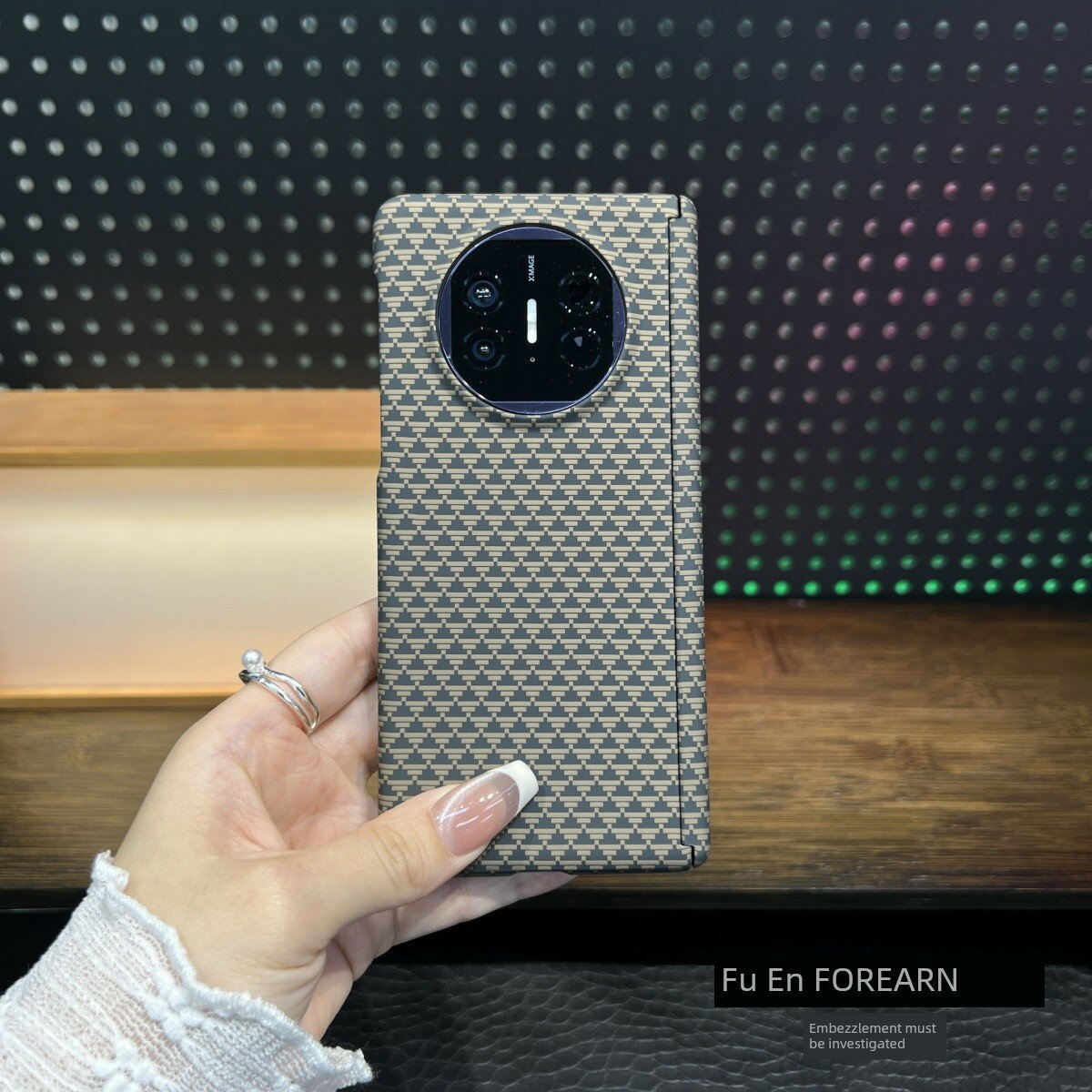 Чехол Huawei Mate X6 из карбона с никелевым кольцом и магнитной защитой, золотой треугольник