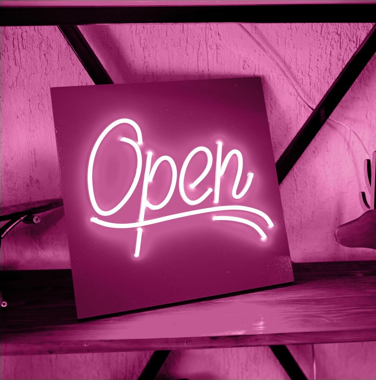 Неоновая вывеска Open, 50х50 см, розовый