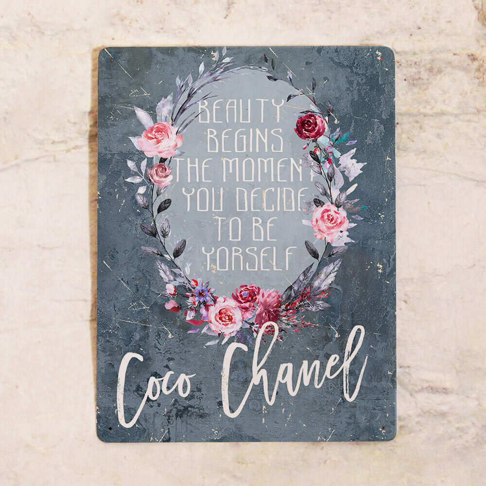 Картина в ванную для декора интерьера с цитатой Коко Шанель, на стены ванной комнаты, металл, 20х30 см.