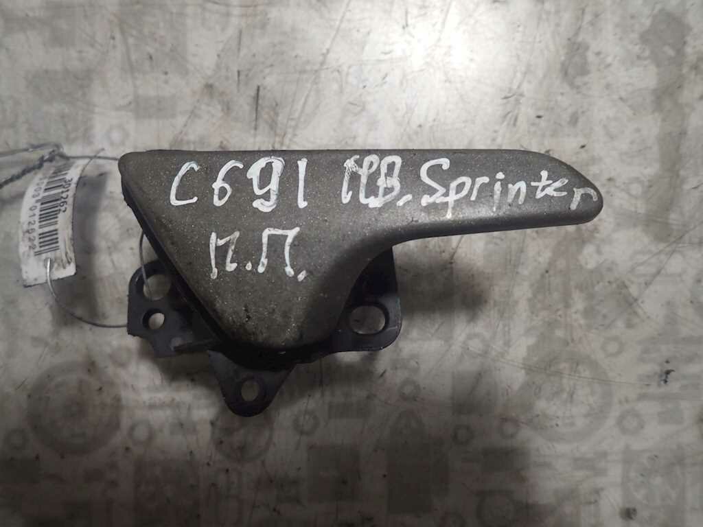 Ручка двери внутренняя передняя правая Mercedes Sprinter 2 (W906) A9067600261 арт. 301262