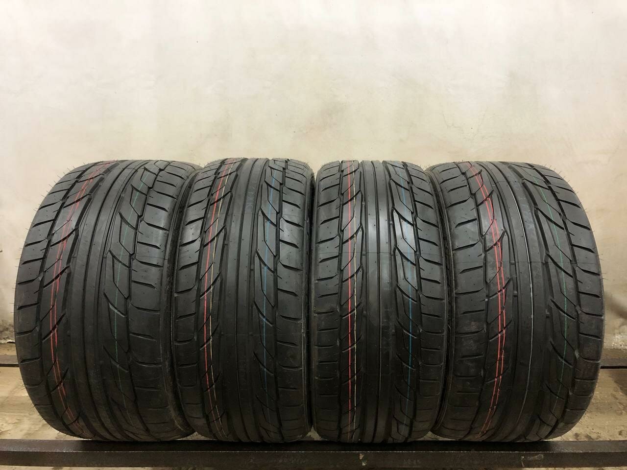 Nitto NT555 G2 275/30 R19 & 245/35 R19 без пробега Шины Летние
