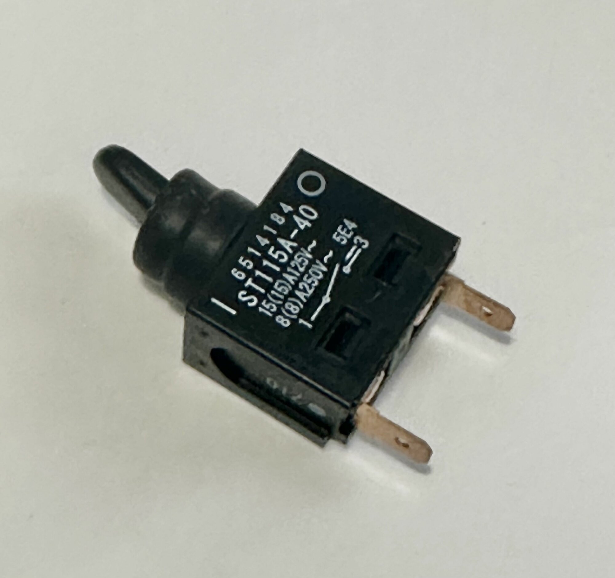 Выключатель (Кнопка пуска) ST115A-40 подходит для УШМ(болгарок), лобзиков, штроборезов и др. инструментов Makita (Макита). Артикул 651418-4