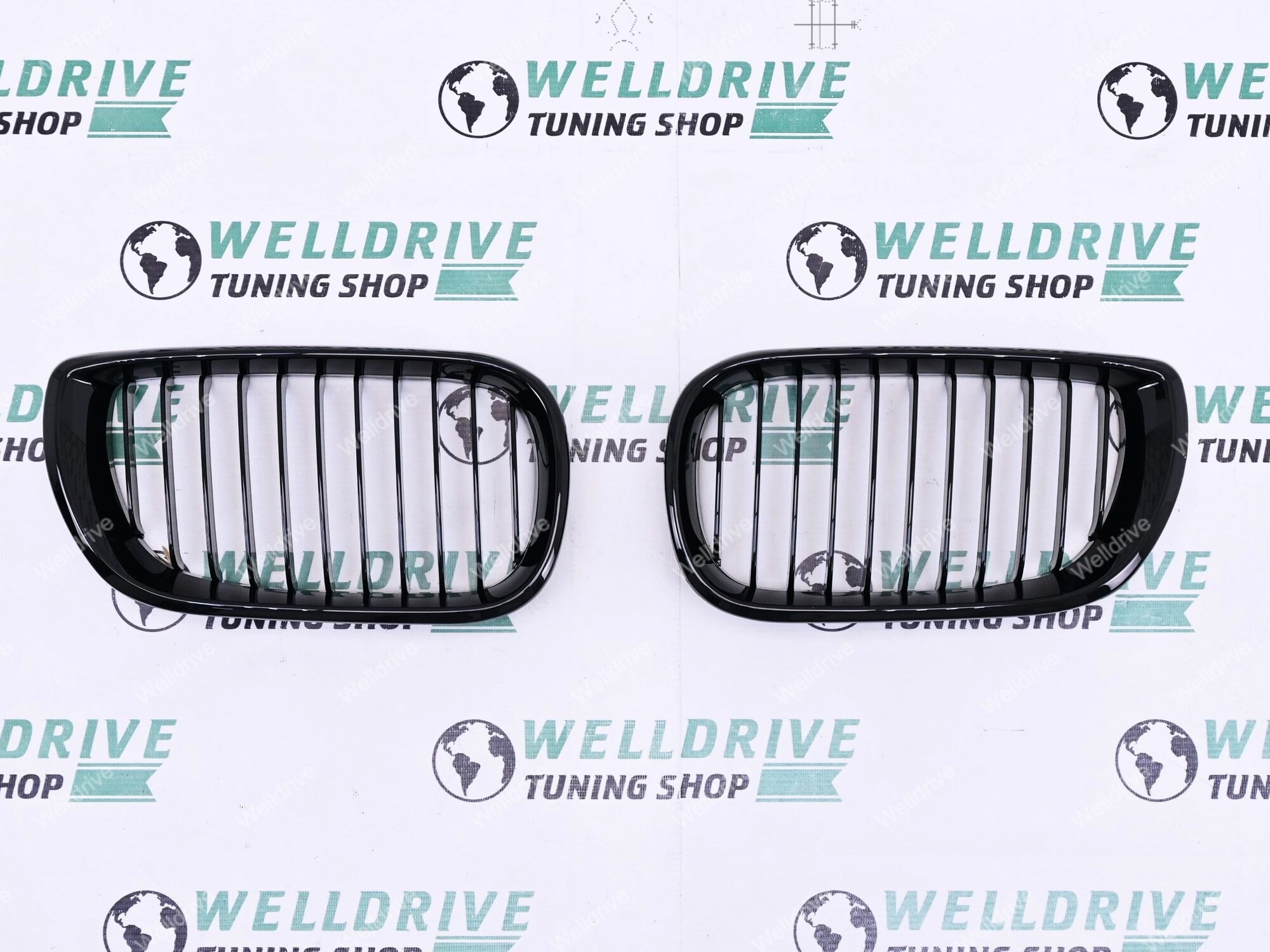 Решетки радиатора BMW 3 E46 рест седан M-Performance черный глянец