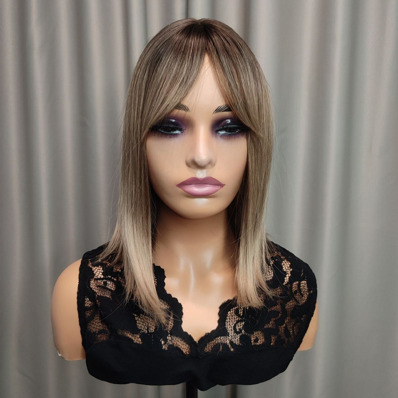 Женский парик удлиненное каре