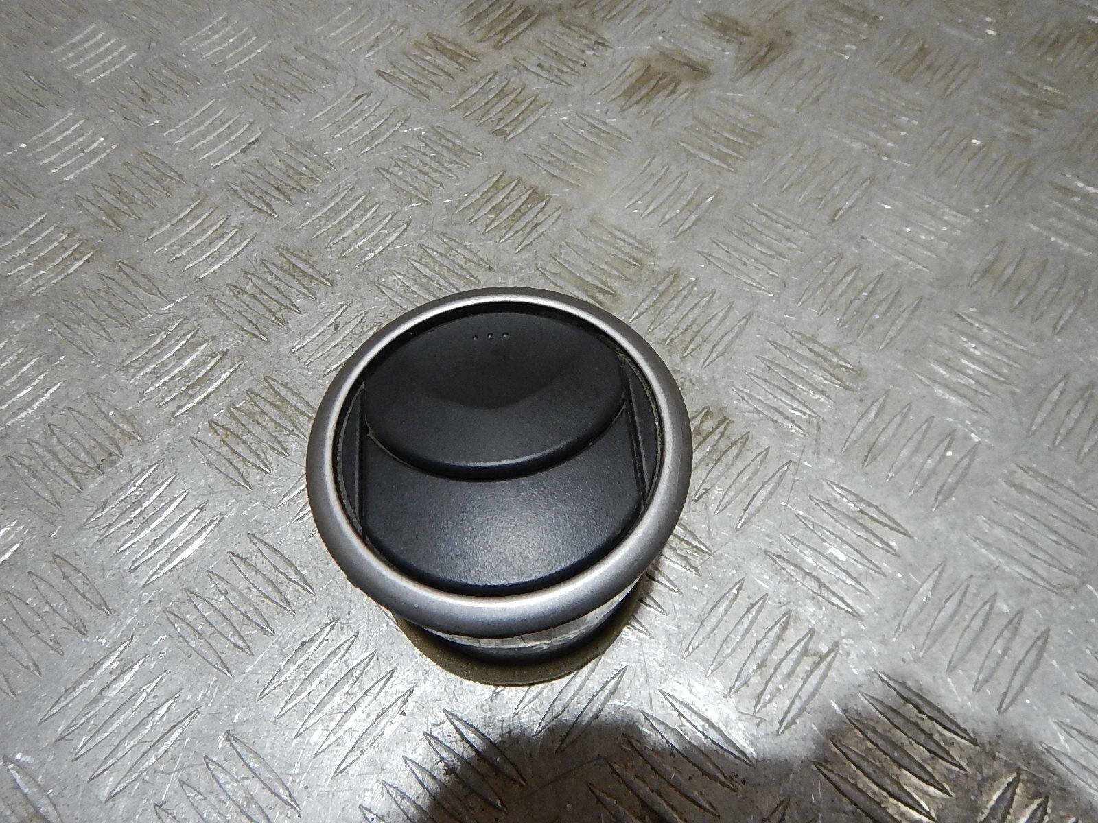 Б/У Дефлектор воздушный, Mazda (Мазда)-3 (BK) (02-09) MAZDA 3 (BK) (02-09) Без повреждений. 355714 MAZDA арт. BP4K64730B