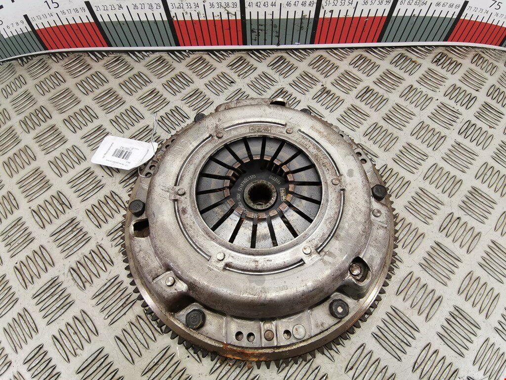 Маховик (демпфер сцепления) Mazda 3 BK Z60111500A арт. 2199743