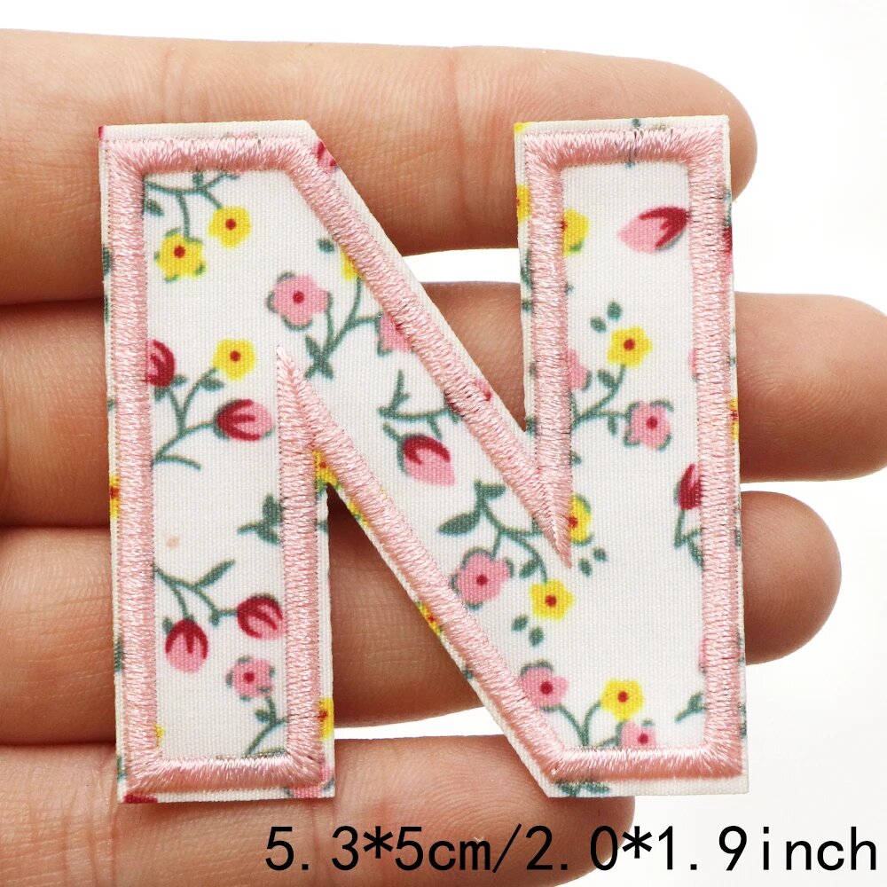 Вышитая буква алфавита N