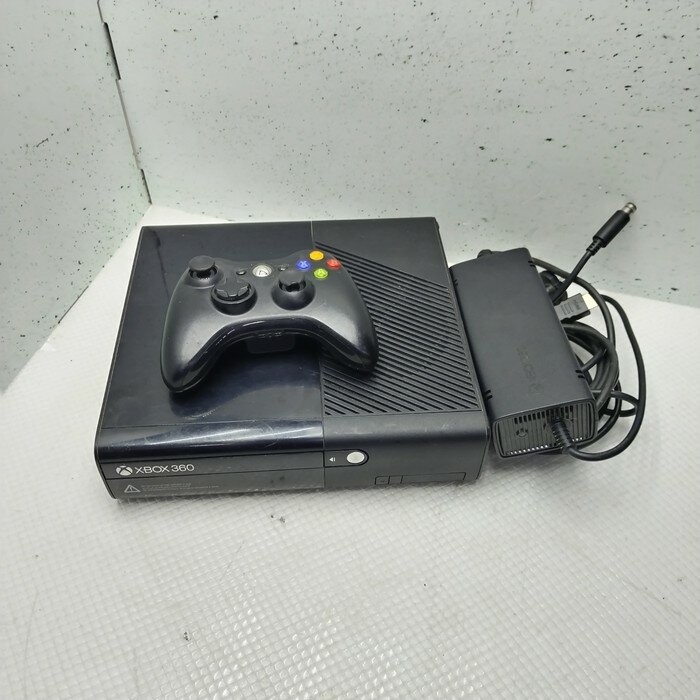 Игровая приставка Microsoft Xbox 360 E 250 ГБ