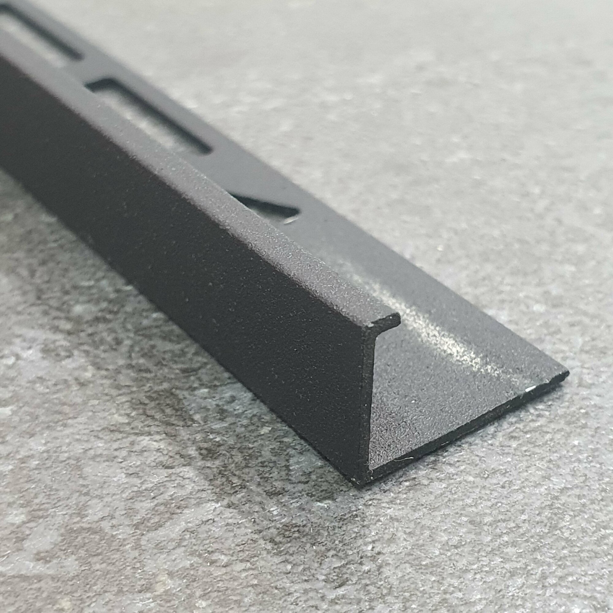 АП 11мм "DO-3" 2,7м черный муар Г-об. алюм.