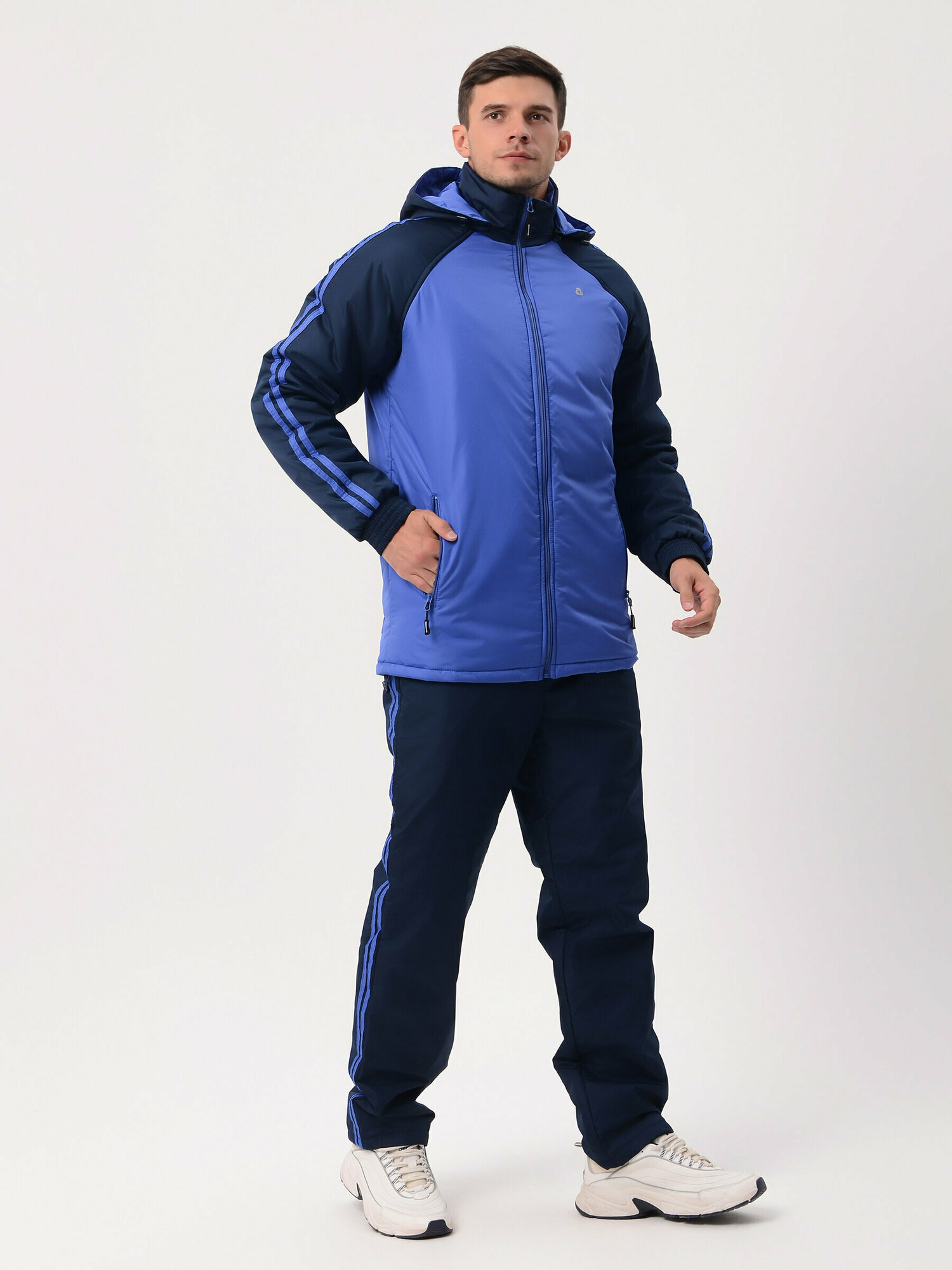 Костюм спортивный