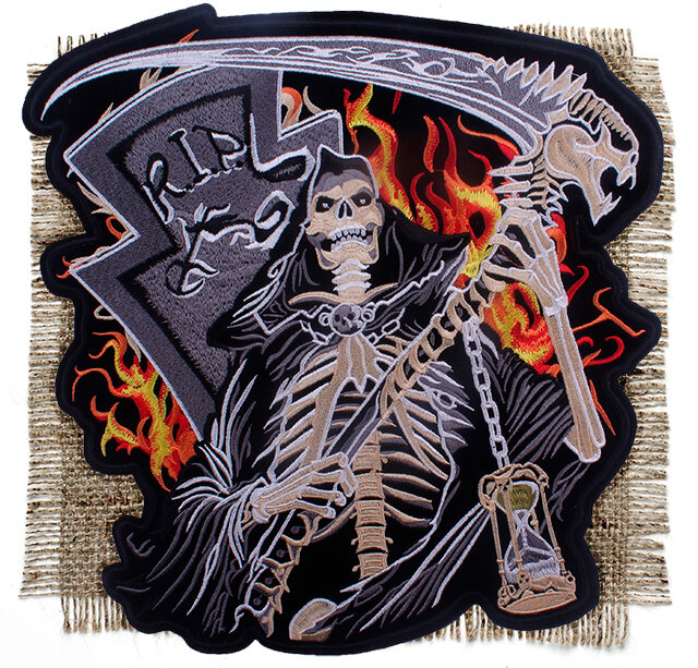Большая нашивка на куртку, патч, шеврон байкерский, нашивка на спину скелет С косой 28х29см