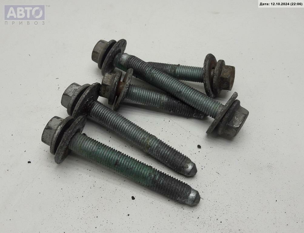 Болт крепления Volkswagen Passat B5+ (GP)