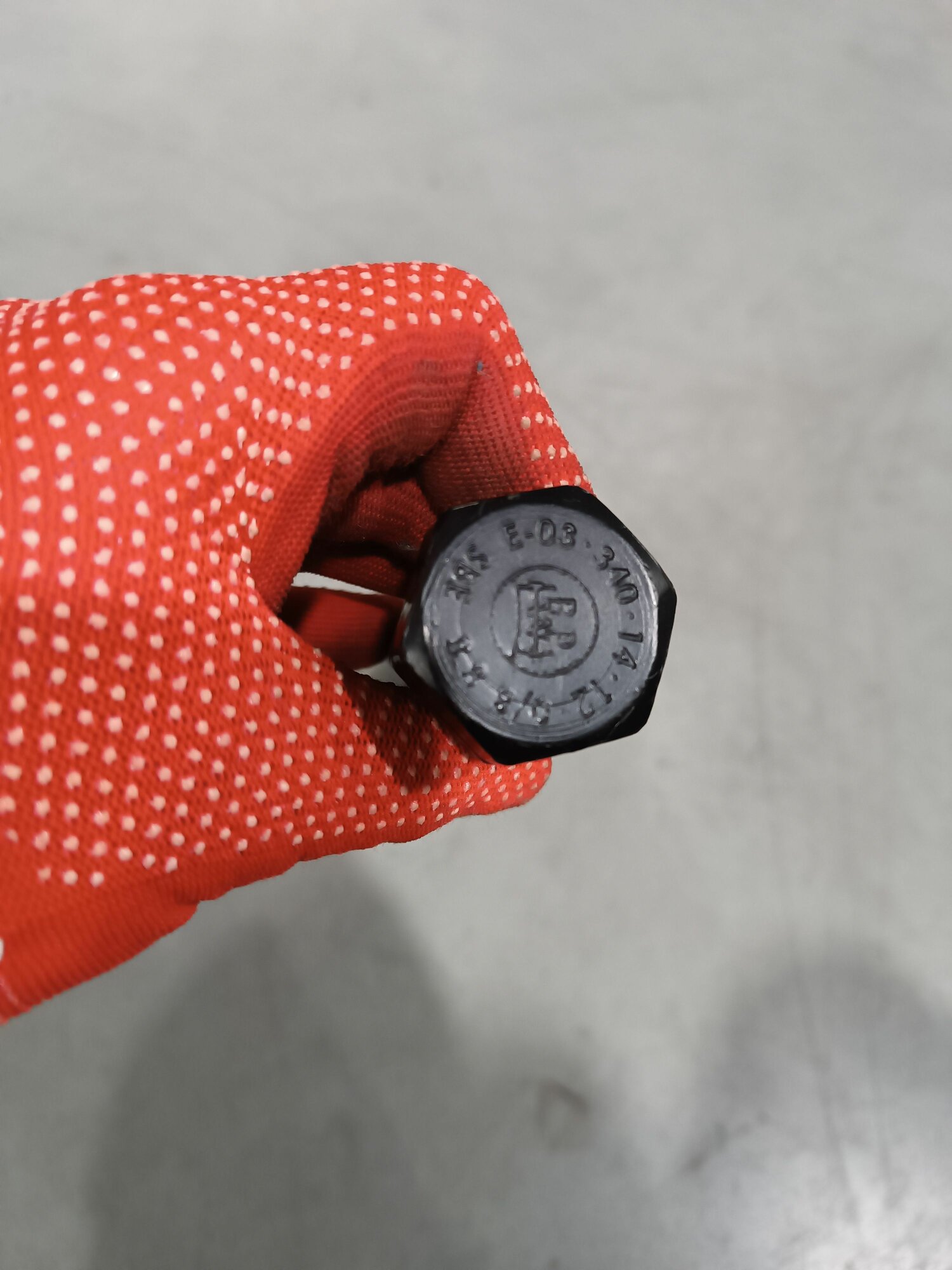 Болт M24x3х275 амортизатора , арт. 334014120 Bpw