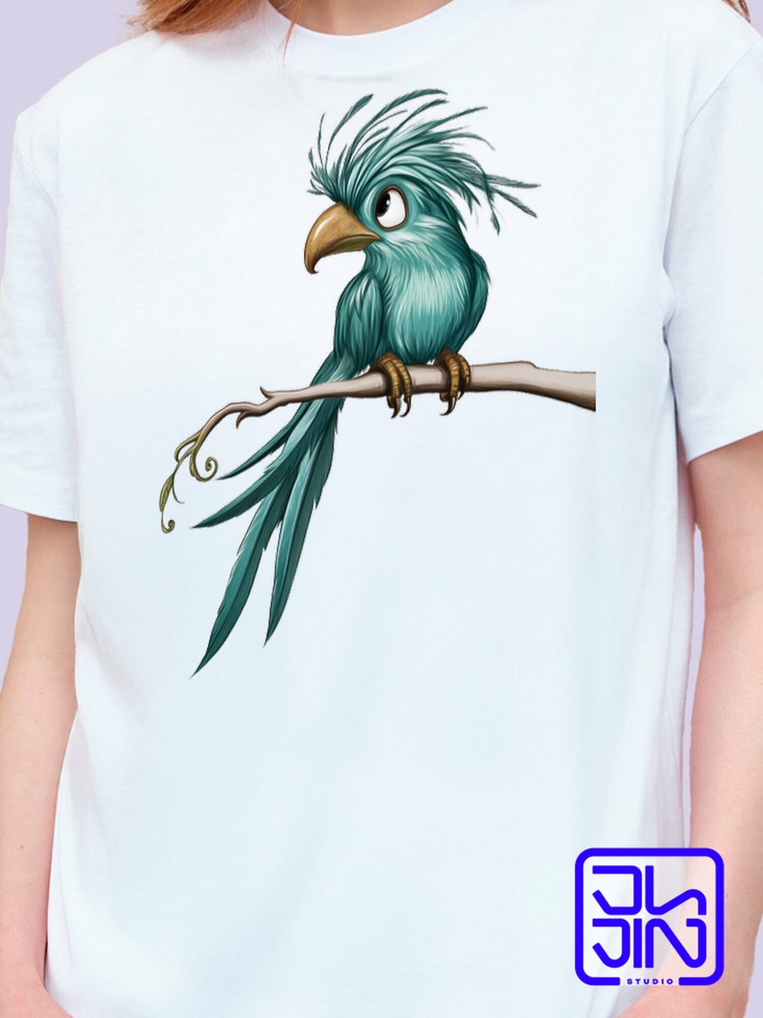 Футболка классическая женская с авторским принтом Оригинальный бирюзовый попугай на ветке морской волны среди природы, белый хлопковый трикотаж с прикольным рисунком на груди