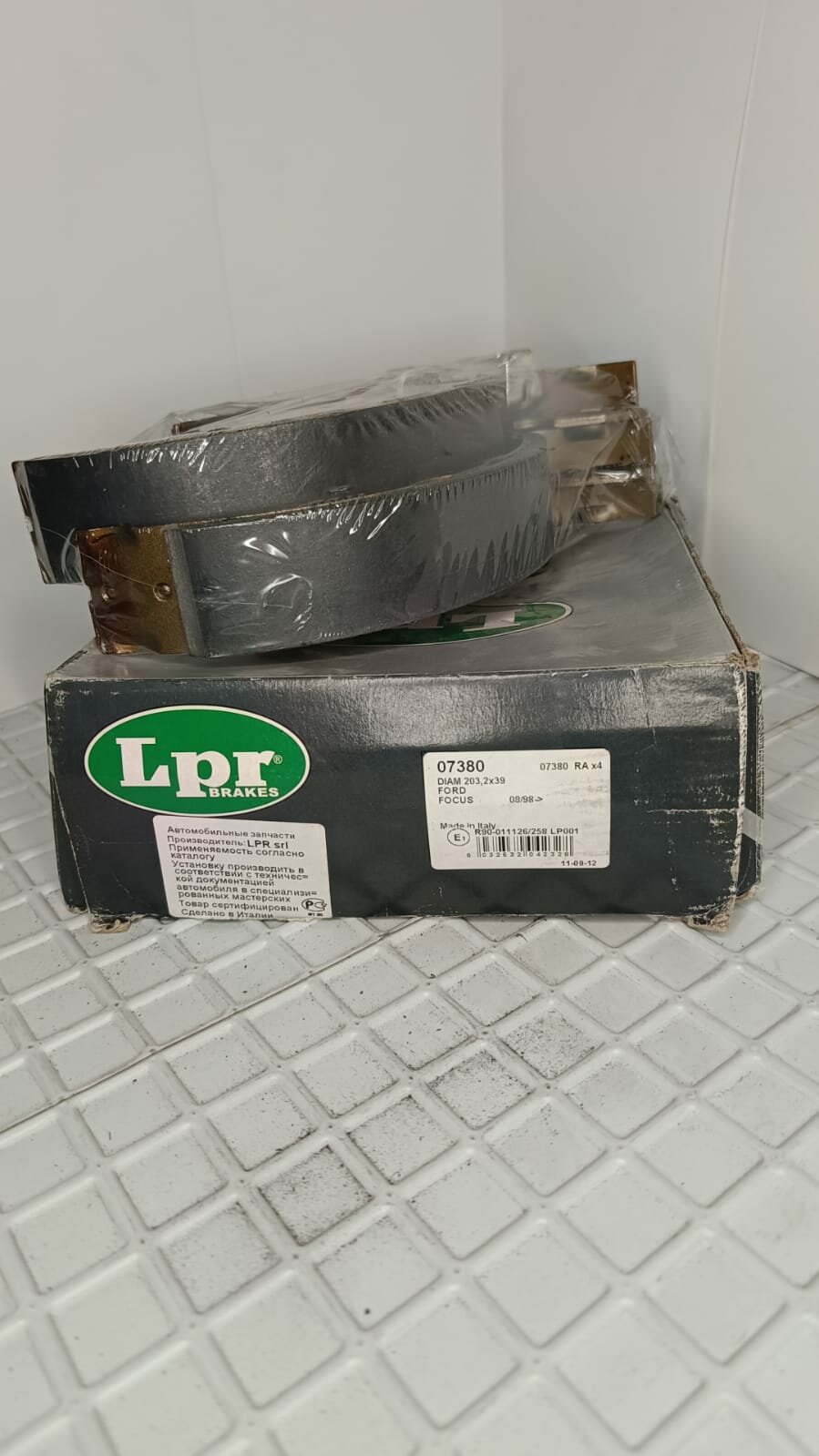 Колодки тормозные барабанные LPR 07380 98AB2200BE, 1087597, 98AX2200BD комплект Задние FORD