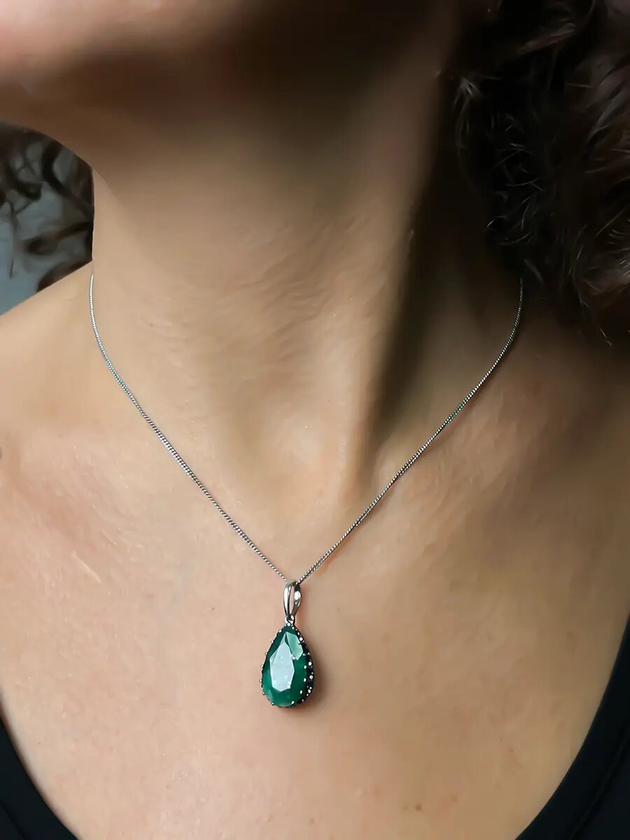 Подвеска, серебро, 925 проба, чернение, шпинель, изумруд