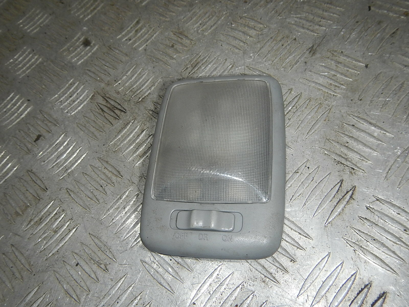 Б/У Плафон салонный, Hyundai (Хендэ)-ACCENT (00-) HYUNDAI ACCENT (00-12) Потертости. 315639 Hyundai-KIA арт. 928004B000