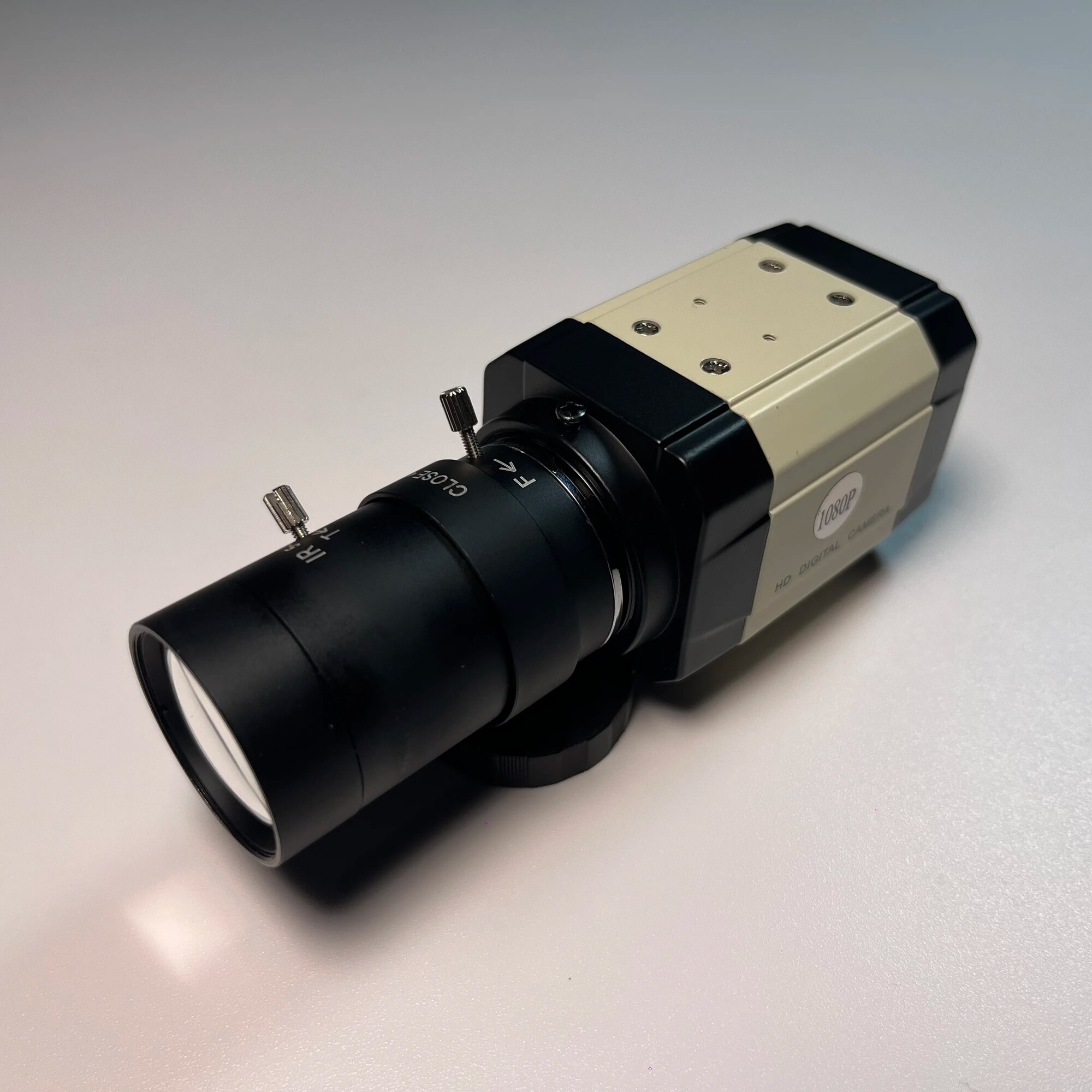 Аналоговая камера видеонаблюдения B-sony-5-50 1200TVL цветная PAL