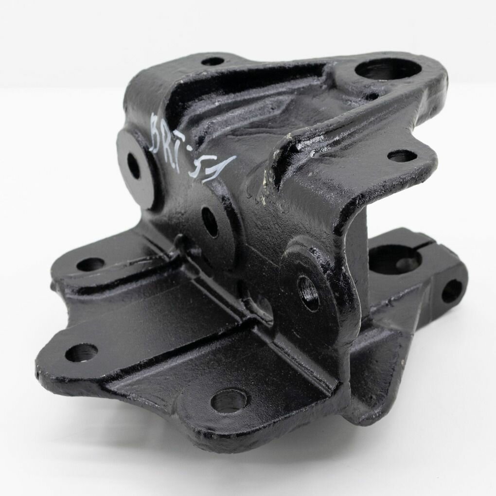 Кронштейн передней рессоры передний MMC FUSO, ZEVS