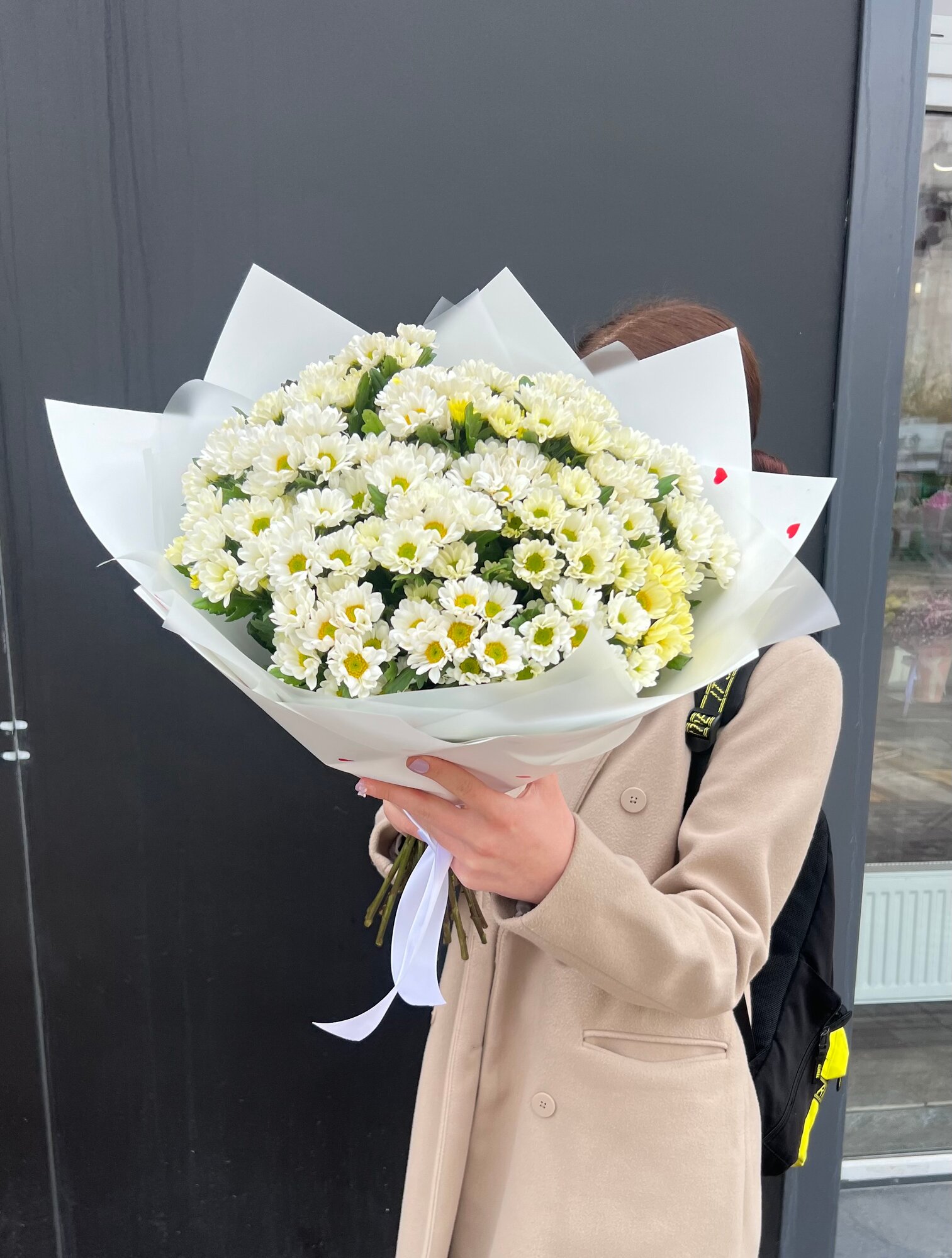 Монобукет ромашек хризантема сантини крем от " Story-flowers " № 21