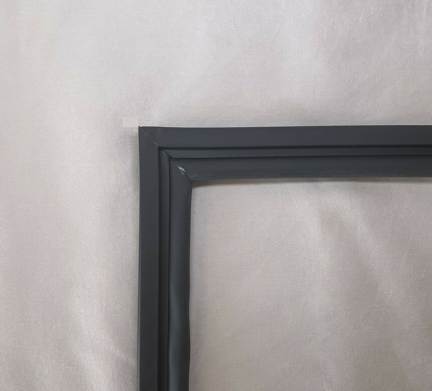 Уплотнитель двери 204х65см. холодильника Frigoglass