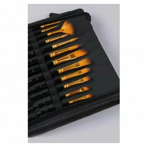 Набор кистей "Giorgione" из 13 штук в пенале с губкой и мастихином