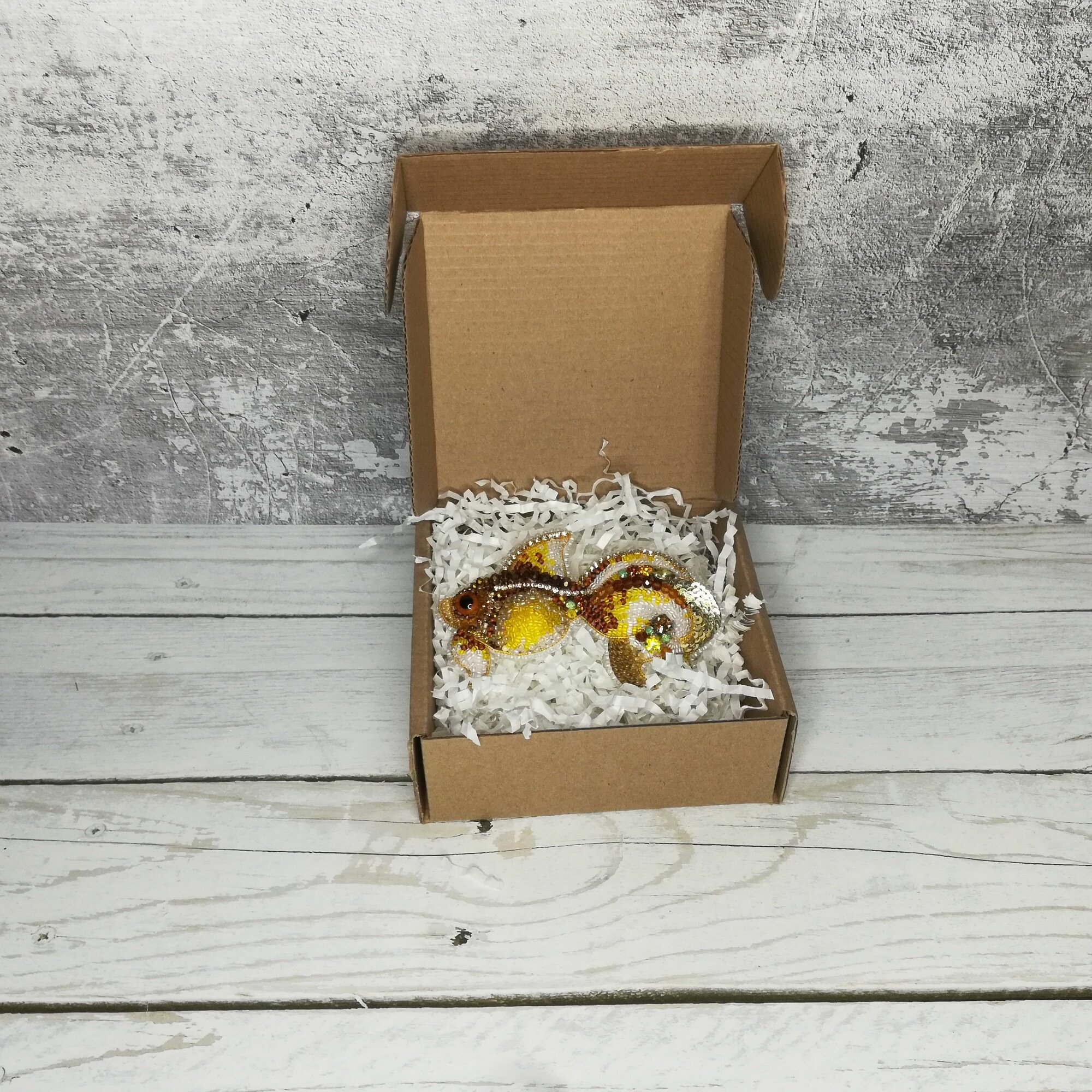 Брошь, бисер, кристалл