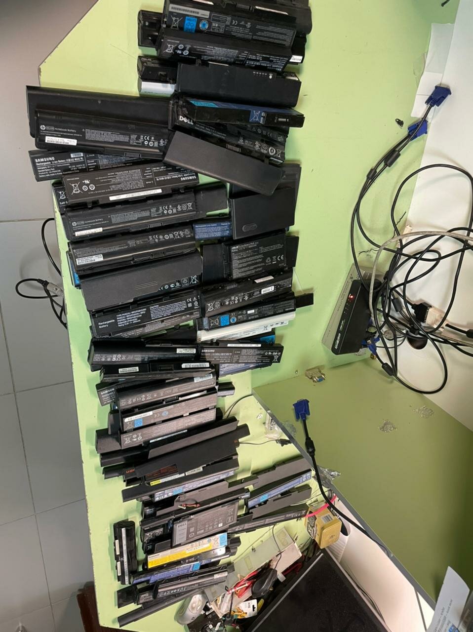 Аккумулятор для ноутбука нерабочий с элементами 18650