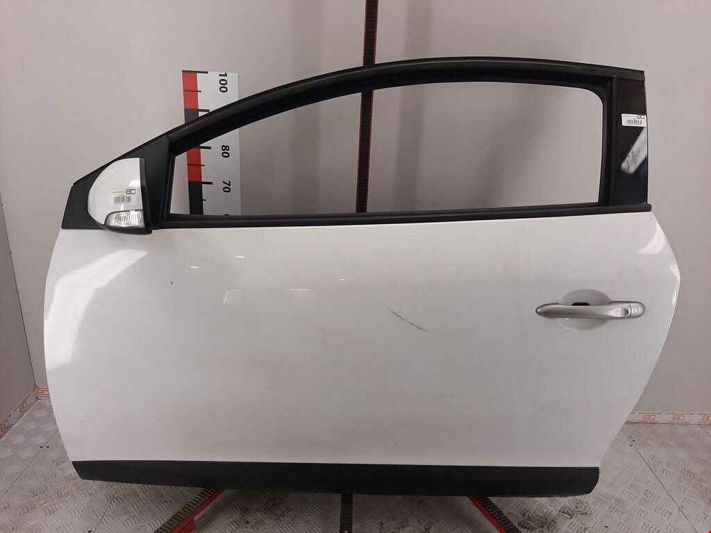 Дверь передняя левая Renault Megane 3 801010671R арт. 714823